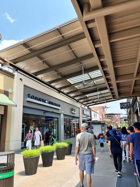 This Massive Outlet Mall In Maryland That's Totally Worth The Road Trip