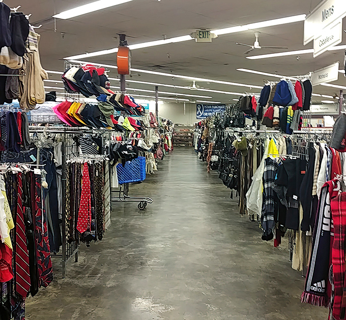 Wide aisles and ceiling fans keep the treasure hunting comfortable, even on scorching California days.