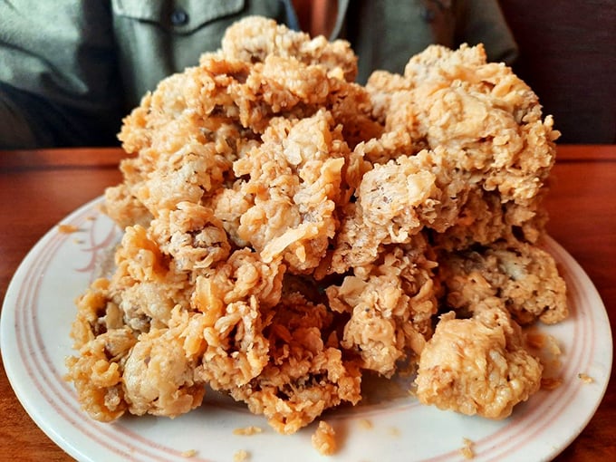 Chicken gizzards transformed from humble origins to golden-fried delicacies &ndash; proof that Sayler's kitchen has always known how to elevate every ingredient to stardom.