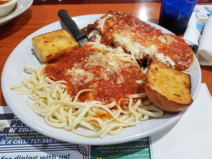 Chicken parmesan that could make an Italian grandmother nod in approval. That sauce-to-cheese ratio deserves a standing ovation. 