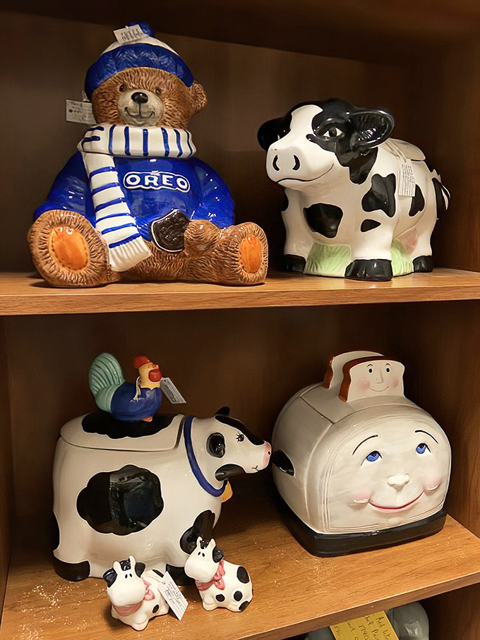 Cookie jars with personality! These ceramic characters&mdash;from Oreo bears to smiling cows&mdash;were once the guardians of America's favorite treats.