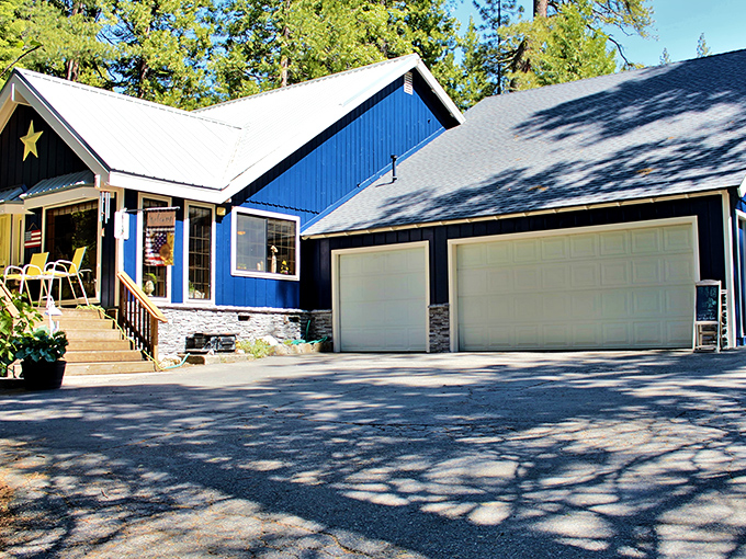 Your home base for Sierra adventures&mdash;where every room comes with a view worth writing home about.