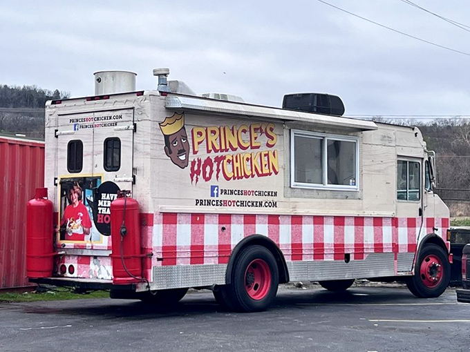 The Prince's food truck – bringing Nashville's favorite five-alarm chicken to events and neighborhoods throughout Tennessee. Spice on wheels!