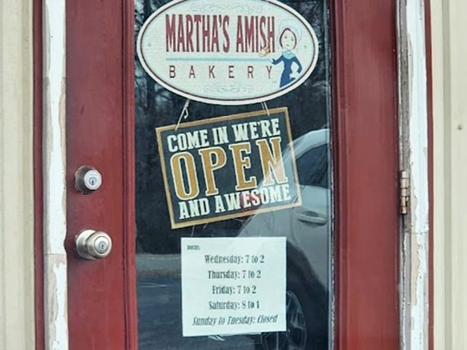 "Open and Awesome" isn't just a sign &ndash; it's truth in advertising. Those hours are worth setting an alarm for, especially if you want first pick.