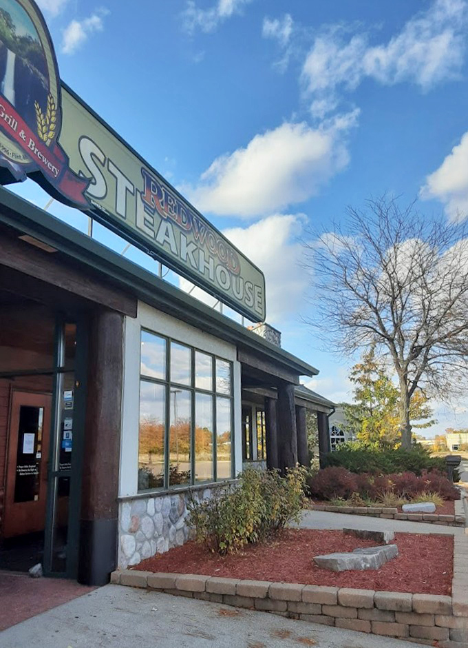 Even on the outside, Redwood manages to blend rustic charm with polished professionalism, much like its perfectly executed menu.