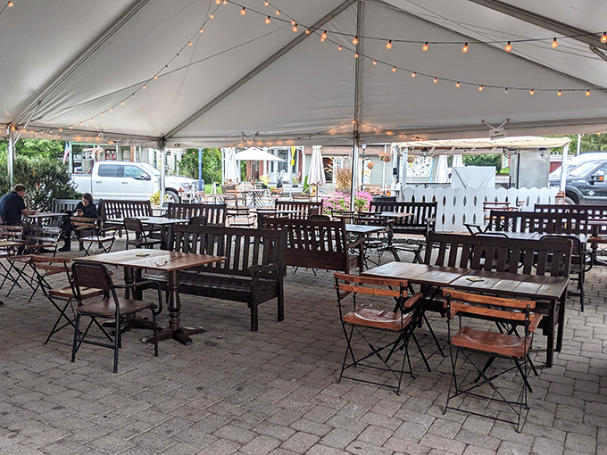 Outdoor dining under twinkling lights brings colonial charm into the fresh air. Even Paul Revere would pause his ride for a meal this inviting.