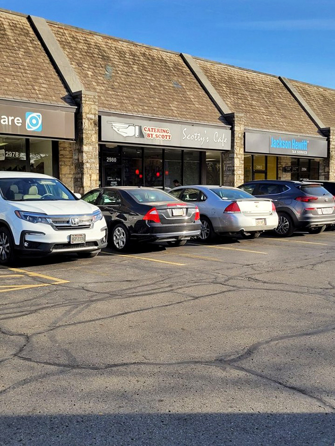 A full parking lot is the universal sign for "eat here now." Like a secret handshake among food lovers, these parked cars tell you everything you need to know. 