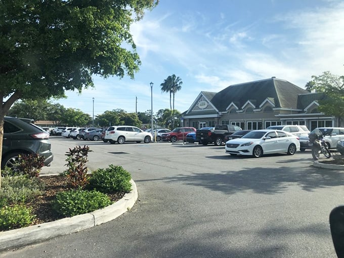 A full parking lot tells no lies&mdash;when locals and tourists alike are willing to wait, you know you've found something worth experiencing.