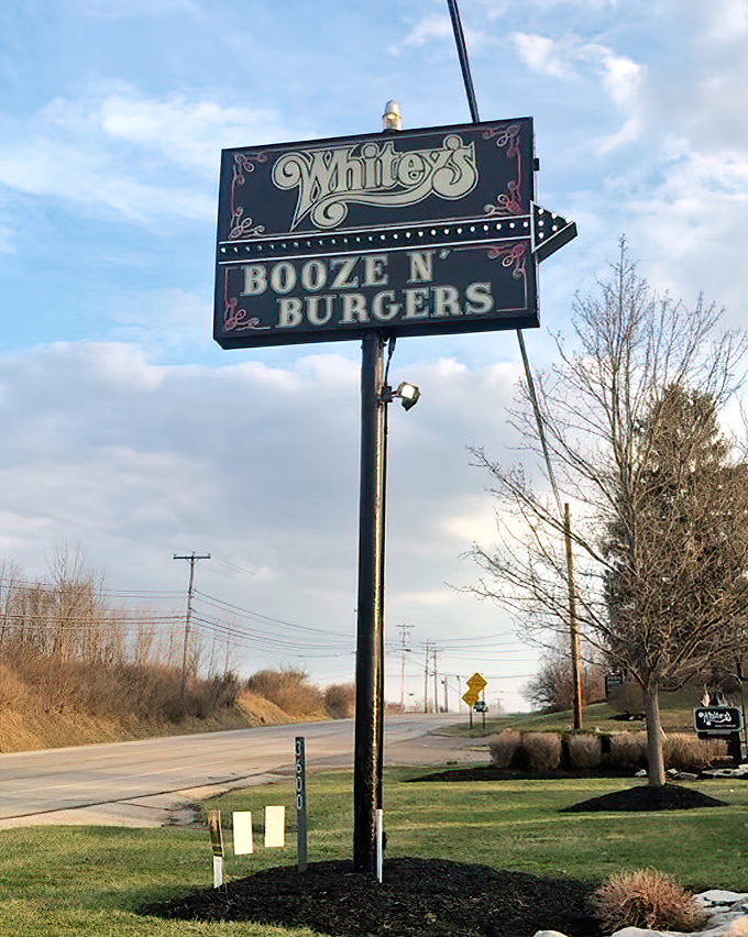 Like a beacon for hungry travelers, this roadside sign has guided countless Ohio residents to chili-fueled happiness.