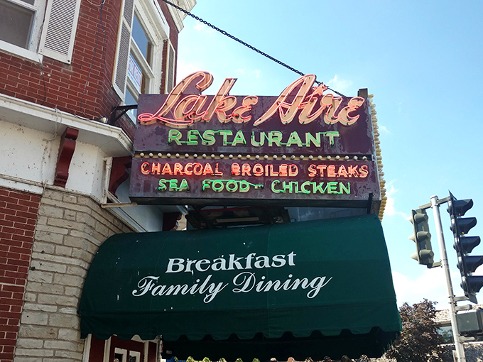 That vintage neon sign has been calling breakfast lovers home for decades of delicious mornings.