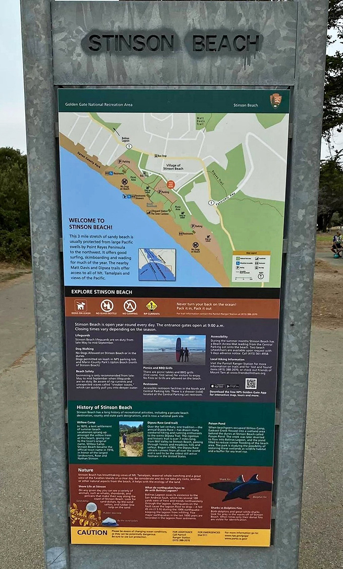 The official welcome to Stinson Beach &ndash; where even the information signs look more relaxed than in the city.