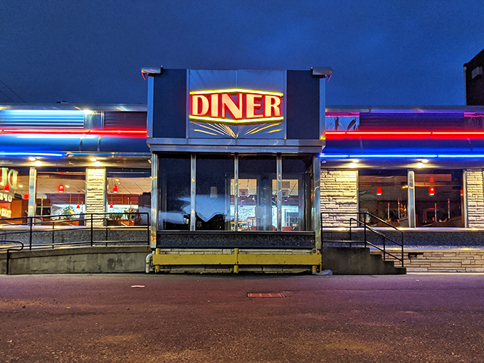 As night falls, the neon comes alive. Broad Street Diner transforms into an Edward Hopper painting with better food and friendlier service.