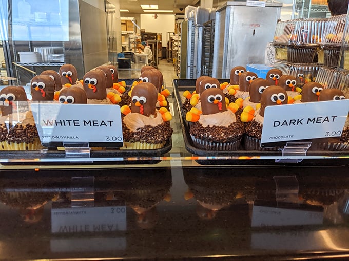 Turkey cupcakes so adorable you almost feel guilty eating them. Almost. The age-old dilemma: white meat or dark meat cupcake?