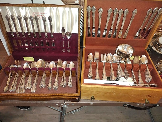 Complete silverware sets in their original cases—because Tuesday night spaghetti deserves the same dignity as Thanksgiving dinner. Grandeur for everyday use!