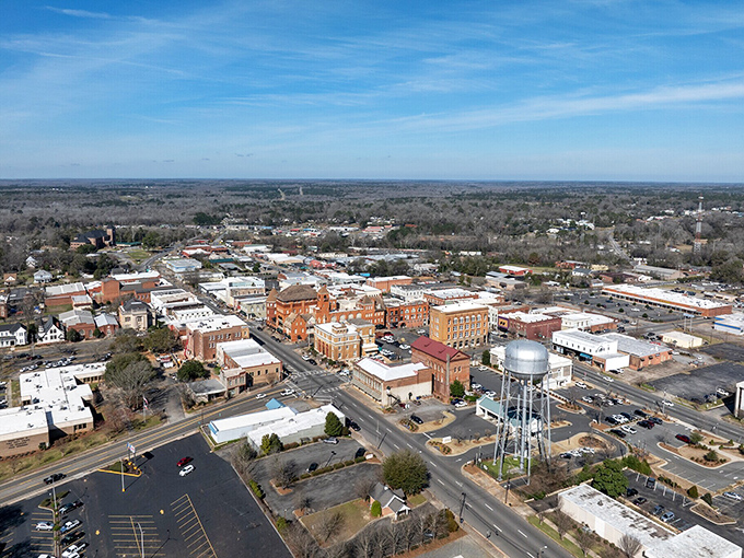 From above, Americus reveals its perfect proportions&mdash;large enough to offer amenities, small enough to feel like home within your first month.