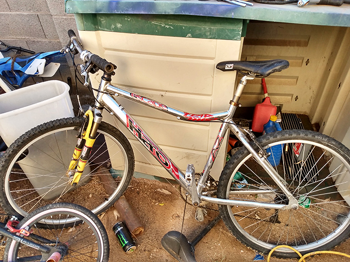 This mountain bike has climbed its last trail with one owner but stands ready for new adventures&mdash;just add air and enthusiasm.