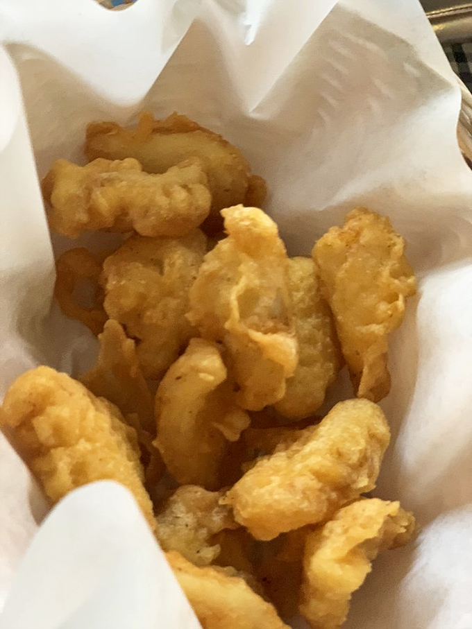 Calamari rings fried to that precarious sweet spot between tender and chewy&mdash;the culinary equivalent of threading a needle while riding a unicycle.
