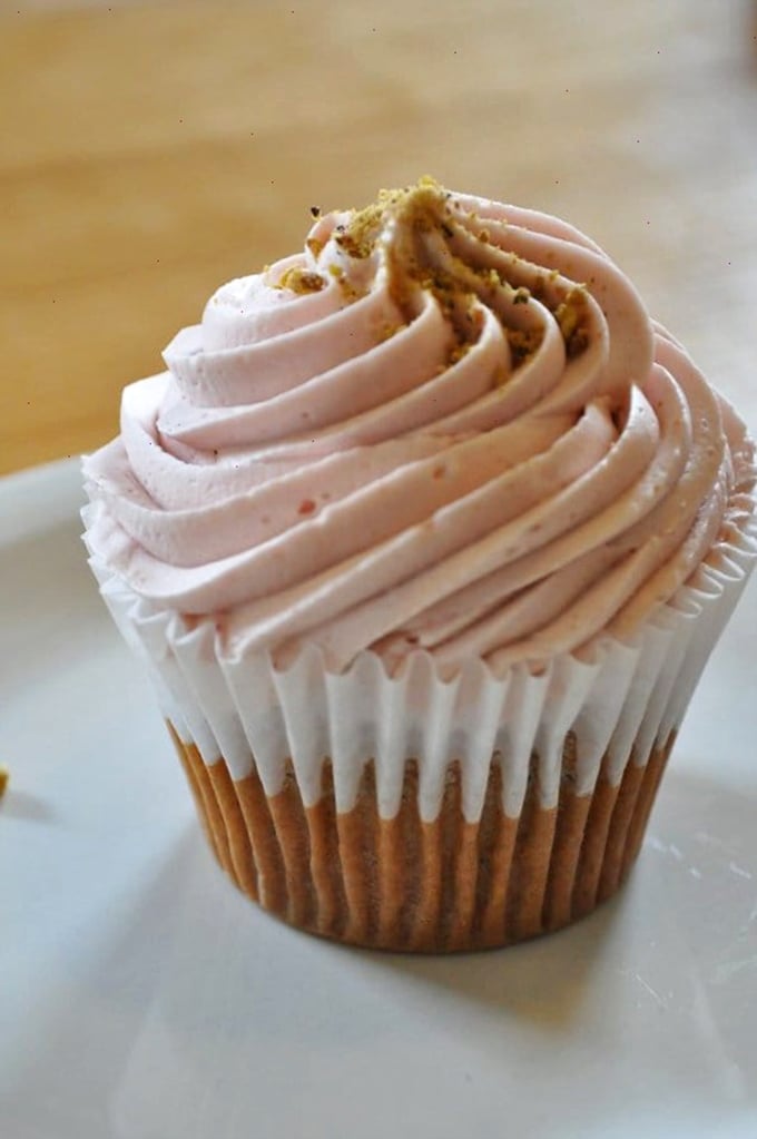 This perfectly swirled cupcake represents the sweet finale to an already unforgettable Cleveland dining experience.