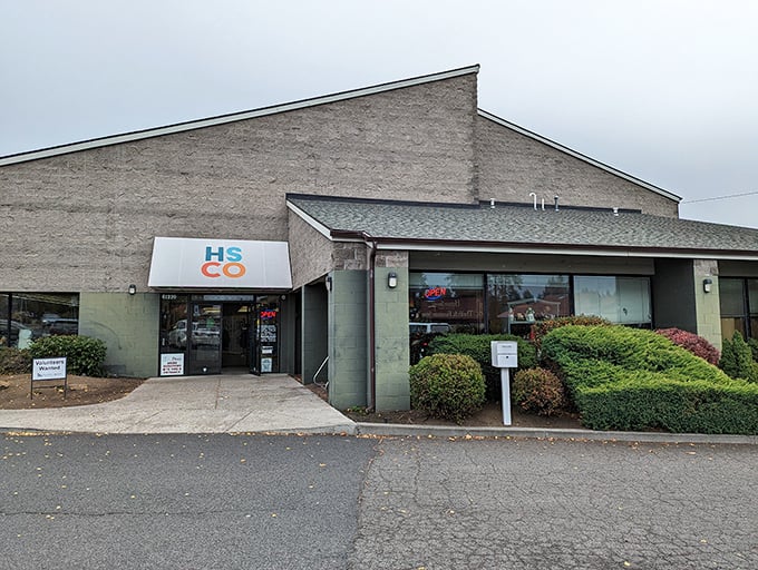 Ample parking and easy access make this Highway 97 gem impossible to miss or resist.