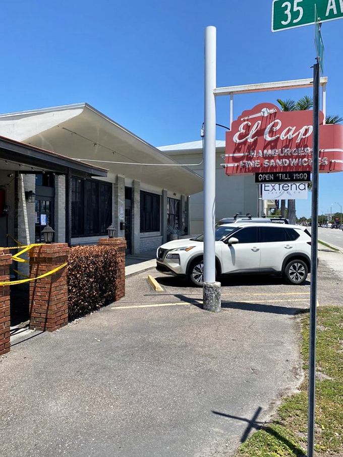 Even the parking lot has a certain no-nonsense charm, with the vintage sign promising "HAMBURGERS" and "FINE SANDWICHES"&mdash;two promises El Cap keeps religiously.