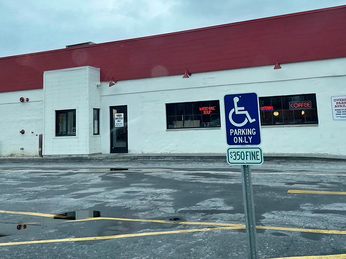 Even the parking lot has a no-nonsense Midwestern efficiency. Get in, get your bagel fix, get out &ndash; but you'll be back tomorrow.