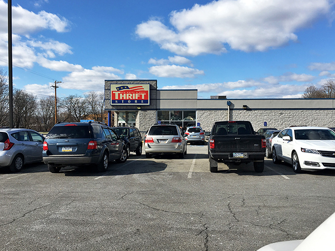 A packed parking lot tells the real story&mdash;Pittsburgh's bargain hunters know where to find treasures that won't break the bank on any given weekday.