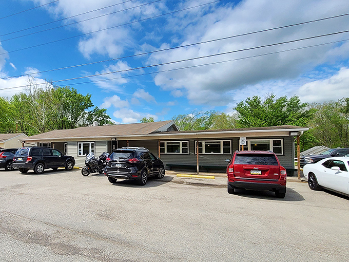A full parking lot tells the real story. When locals and travelers alike can't stay away, you know you've found the genuine article.