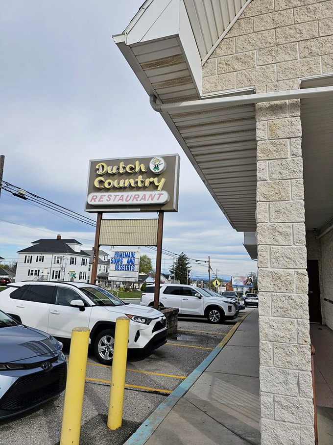 Ample parking proves this hidden gem attracts devoted fans from near and far seeking authentic flavors.