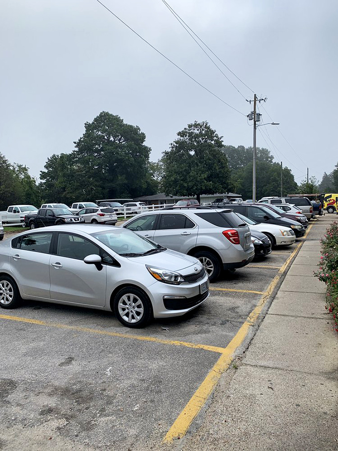 A packed parking lot before most people have had their first cup of coffee is the most honest review a breakfast spot could ask for.