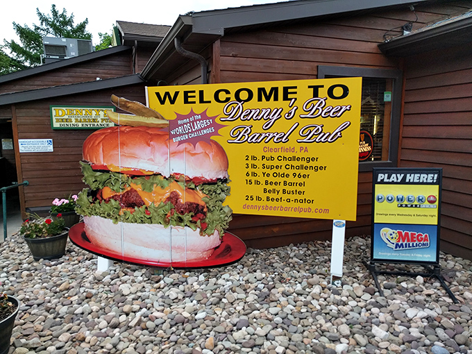 The sign that launched a thousand road trips. Those burger challenge weights aren't typos&mdash;they're gauntlets thrown down to the hungry and brave.