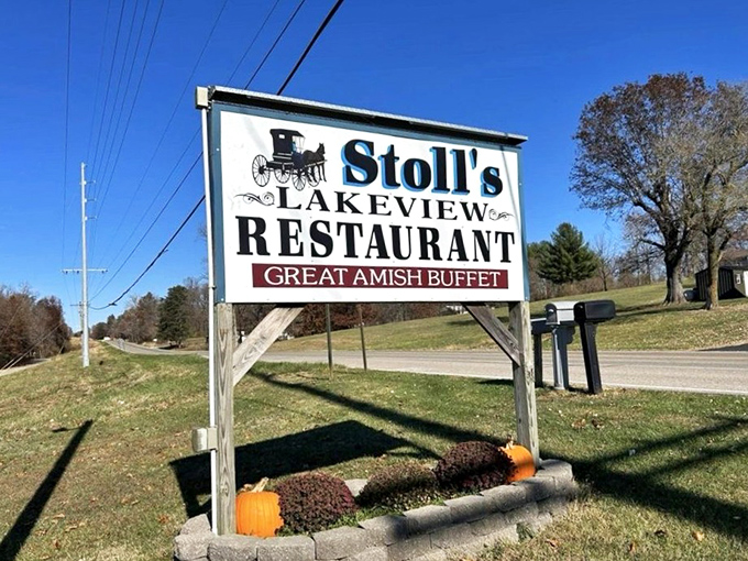 The roadside beacon that signals salvation for hungry travelers. That Amish buggy logo promises authentic comfort food ahead.
