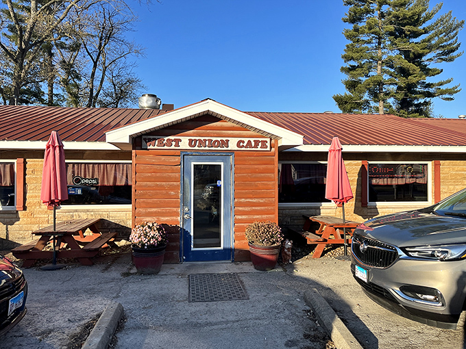 The West Union Caf&eacute; stands proudly against the blue Illinois sky, a beacon of culinary delight for those wise enough to venture off the beaten path.