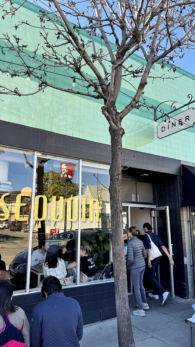 The weekend wait is a small price to pay for breakfast enlightenment. These people know something you should know too.