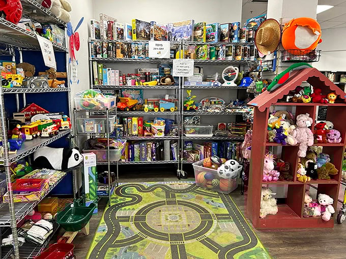 A childhood wonderland where stuffed animals patiently wait for new hugs and toy cars for new races. Second-hand joy at first-sight prices.