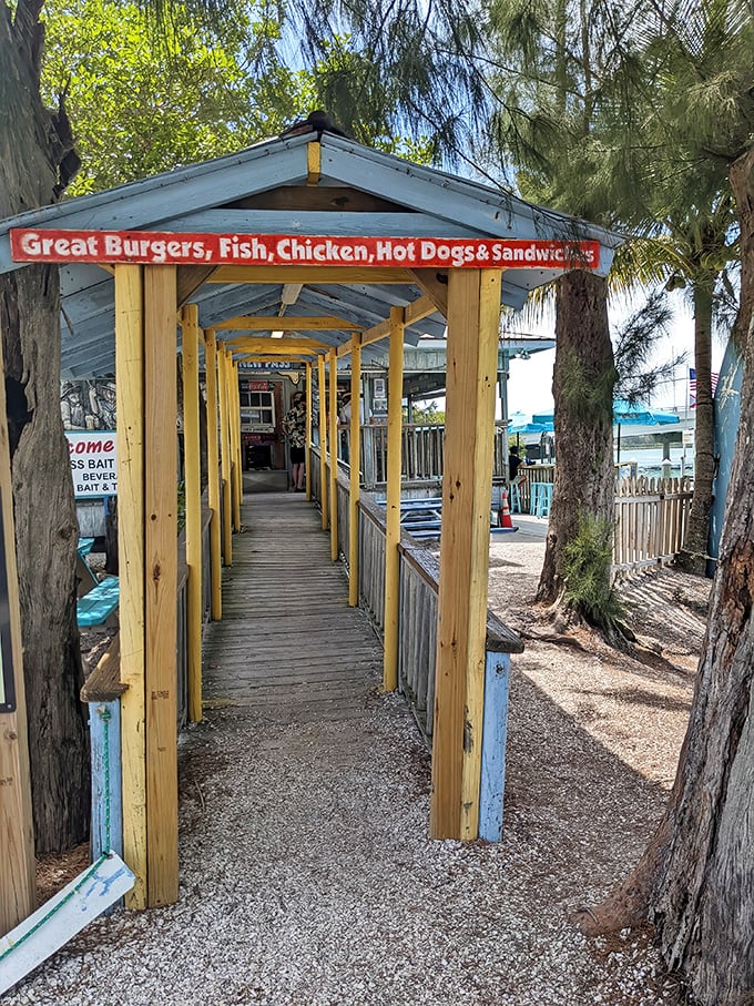 This covered walkway leads to burger and seafood bliss – where napkins are necessary and pretension is prohibited.
