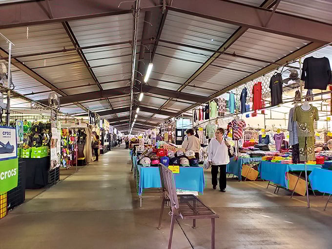 Bargain boulevard stretches as far as the eye can see! Mesa Market's covered walkways keep treasure hunters cool while their wallets stay even cooler.