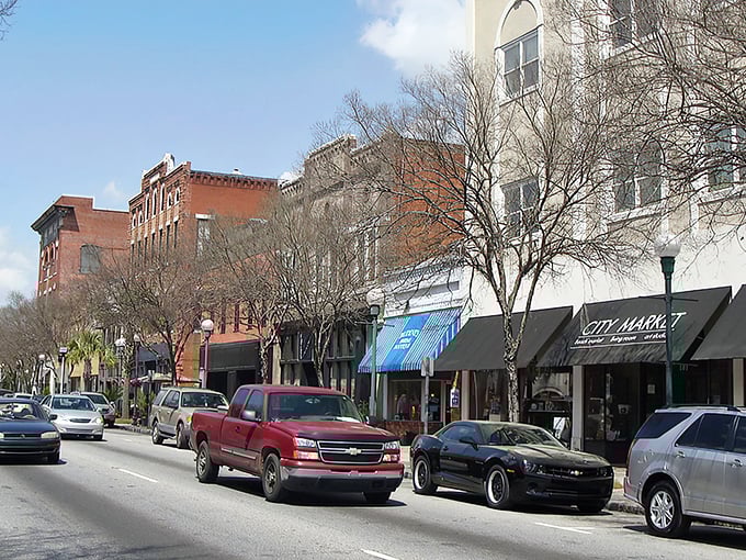 Tree-lined streets and classic storefronts give Valdosta that "Mayberry with WiFi" feel that retirees love.