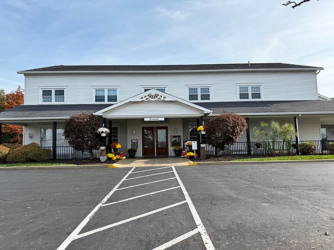 Autumn mums welcome visitors to this Amish country gem, where the rolls are so good you'll be tempted to fill your pockets for the ride home.