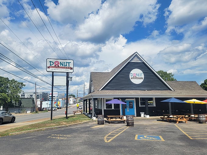 Blue skies and golden donuts—Nashville's perfect pairing. Those picnic tables aren't just furniture; they're front-row seats to pastry paradise.