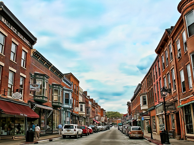 Galena's Main Street looks like a movie set where time decided to take a well-deserved vacation. Those brick buildings have stories to tell!