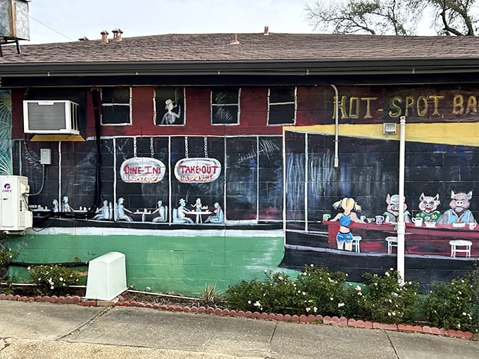 That pink pig greeter with the Hawaiian lei is like the barbecue bouncer – if you're not hungry now, you will be soon.