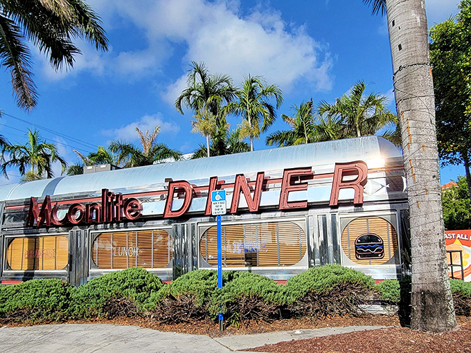 Palm trees and neon &ndash; Moonlite Diner's classic Americana facade is Florida's perfect answer to "Happy Days" with a tropical twist.