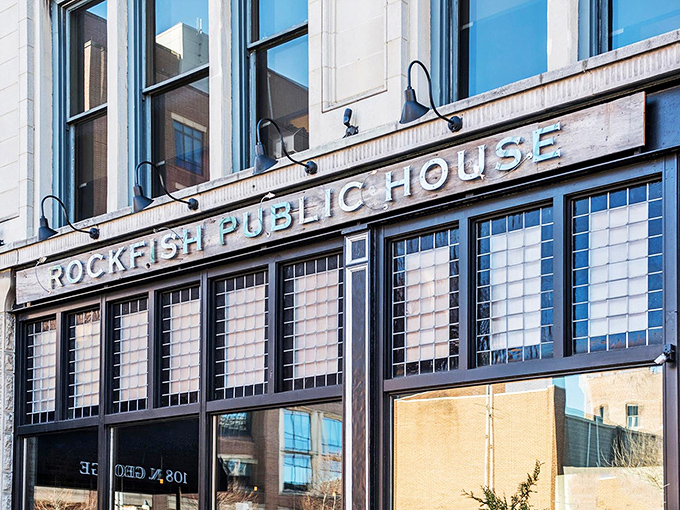 "Rockfish Public House" &ndash; where the name promises fish and the kitchen delivers ocean-fresh magic.