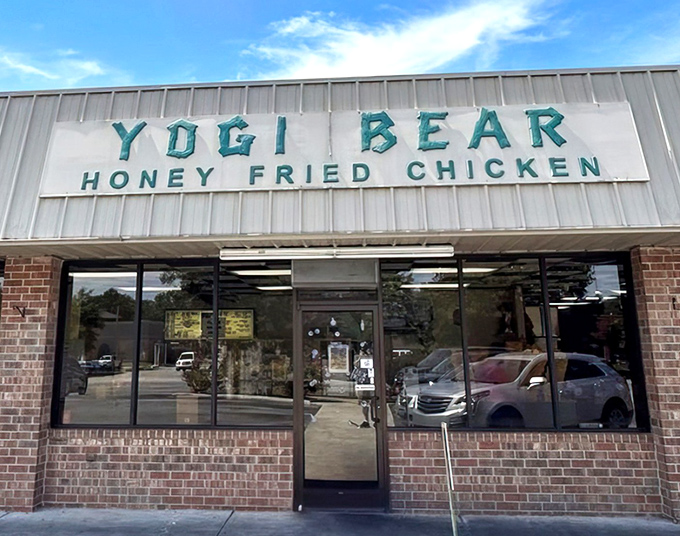 Simple sign, extraordinary chicken. Yogi Bear's honey-drizzled masterpieces prove the best treasures aren't always found in Jellystone Park.