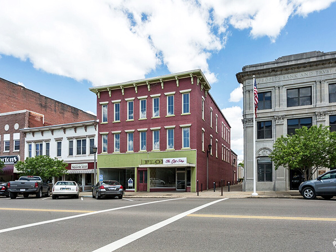424 Main Street - Victorian storefronts house modern businesses, proving that some combinations never go out of style like peanut butter.