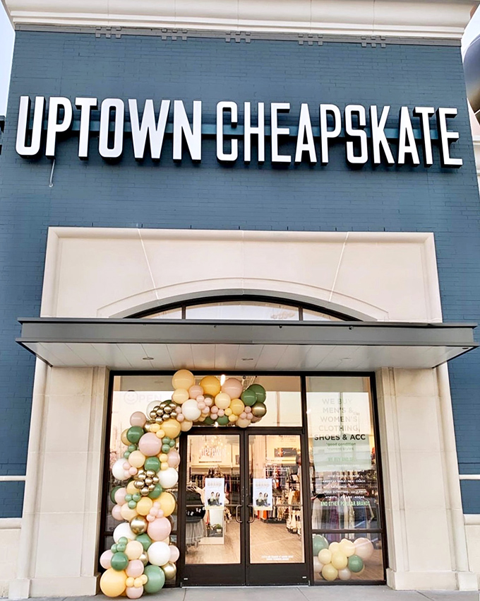 Balloon arches aren't just for prom anymore! This stylish entrance sets the tone&mdash;this isn't your grandmother's thrift store experience.