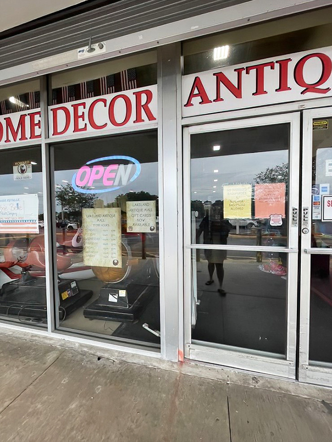 "OPEN" &ndash; the most dangerous word for your wallet when it appears on an antique store. Step inside and kiss your afternoon goodbye!