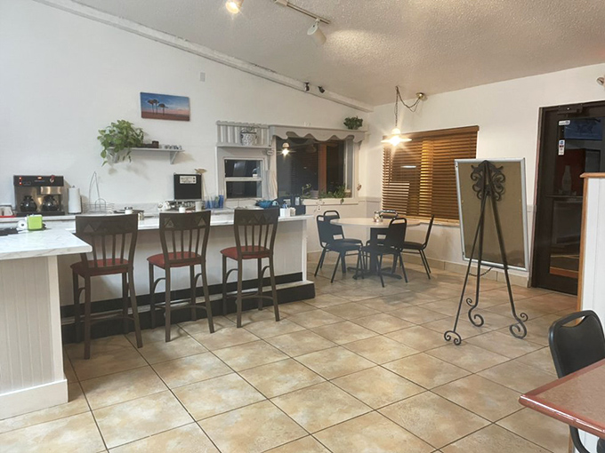 Counter seating: where breakfast dreams come true and coffee cups never run dry. This is the front-row seat to the morning symphony of sizzling skillets and friendly banter.