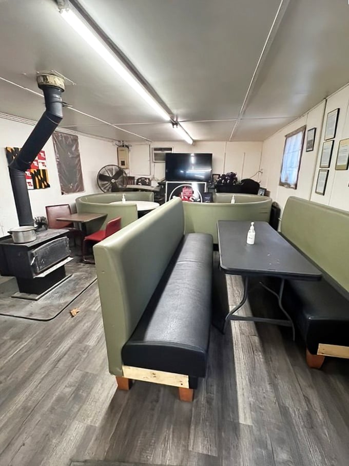 Inside Jake's, minimalist décor and cozy booths let you know immediately – this place isn't about ambiance; it's about the serious business of barbecue.