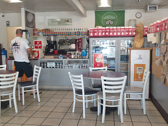 Simple surroundings, extraordinary treats. The no-frills interior lets the star attractions&mdash;those magnificent cinnamon rolls&mdash;take center stage without distraction.